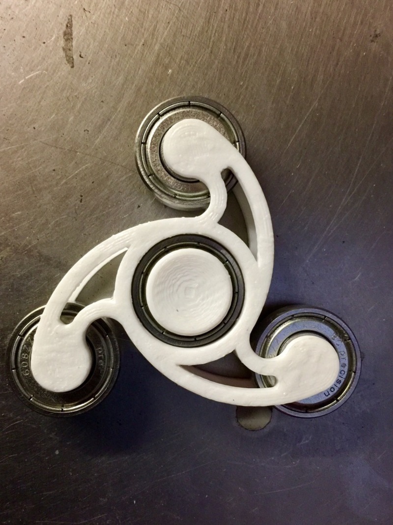 Tri Star Spinner - Pinshape