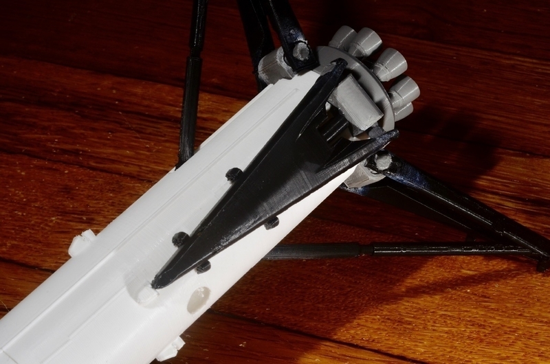 SpaceX Falcon 9 Model Kit - Pinshape