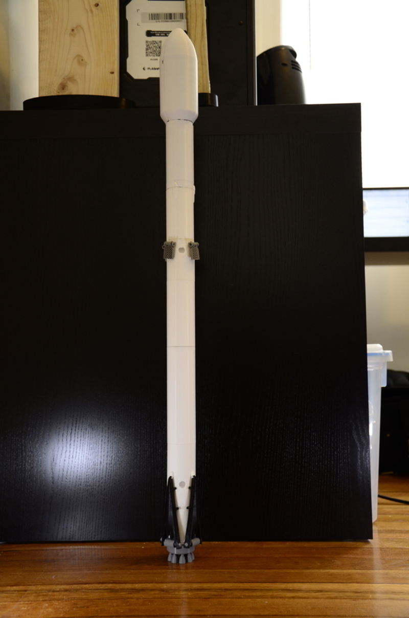 SpaceX Falcon 9 Model Kit - Pinshape