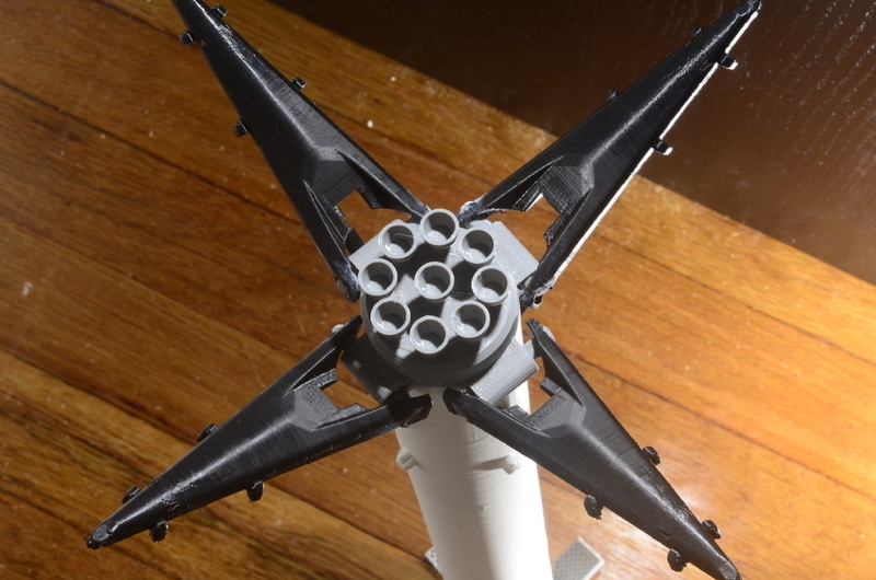 SpaceX Falcon 9 Model Kit - Pinshape