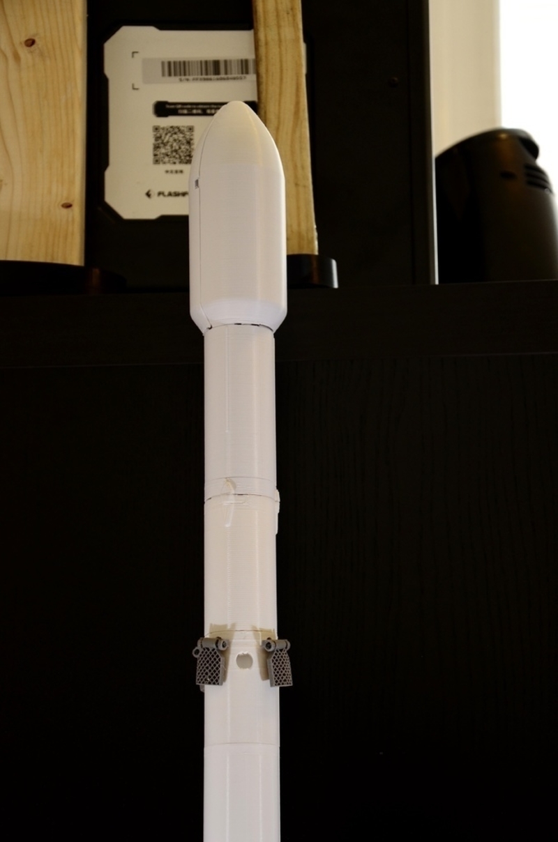 SpaceX Falcon 9 Model Kit - Pinshape