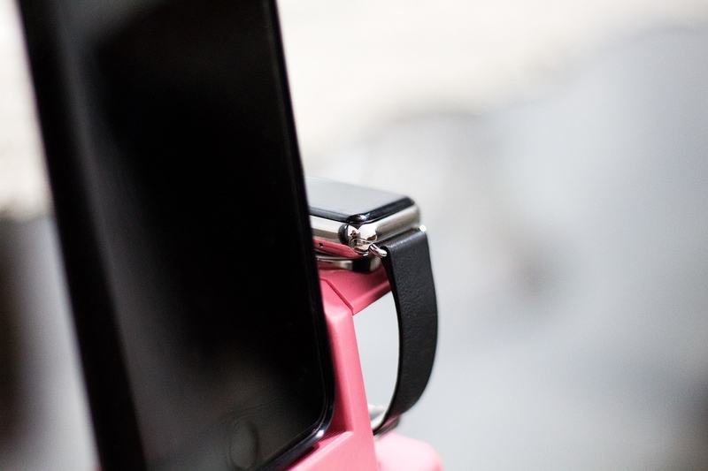 Modern Iphone and Apple Watch Dock 3D print model - Pinshape