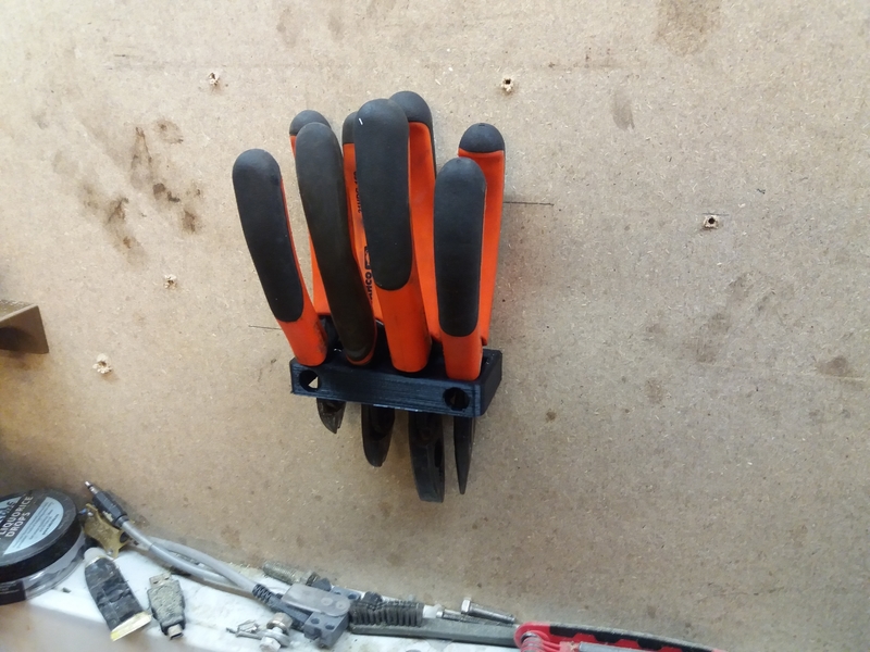 Wall mount for pliers - Pinshape