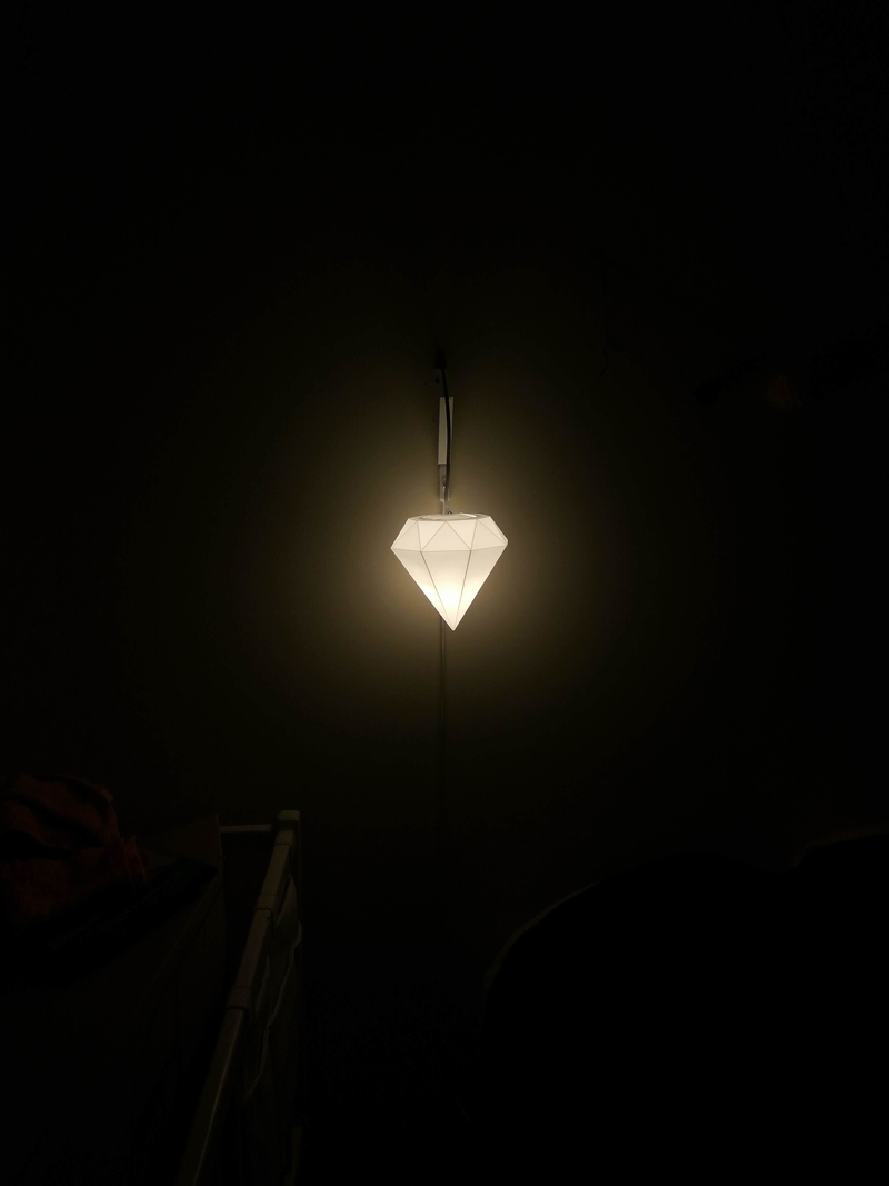Diamond shaped lamp - Pinshape