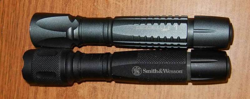 Small LED Flashlight clip mount - Pinshape