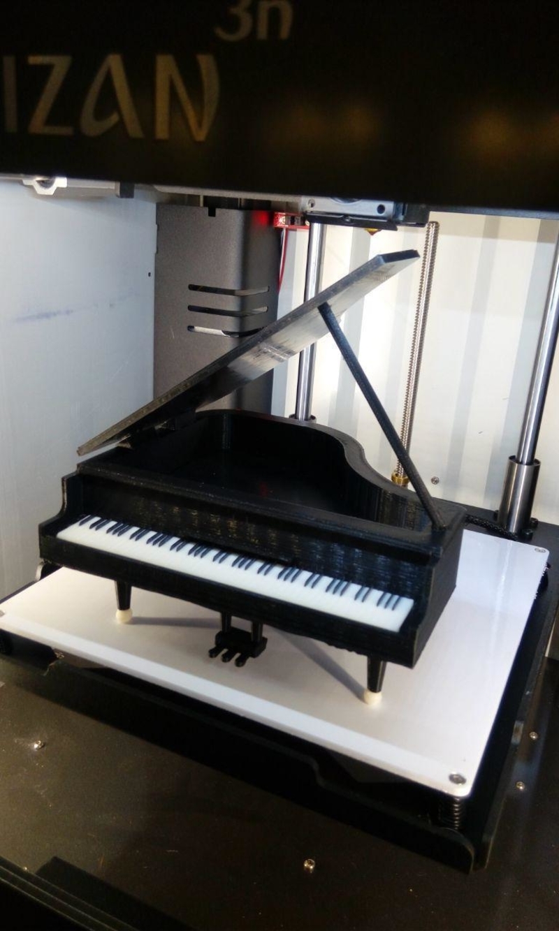 Grand Piano - Pinshape