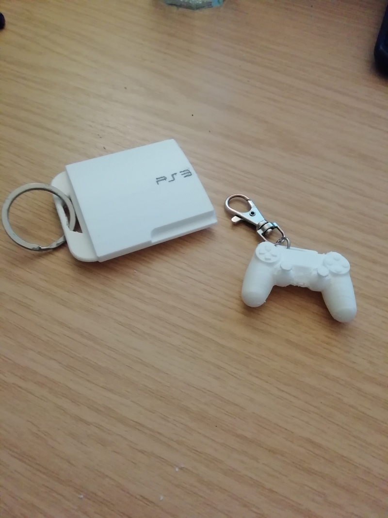 playstation controller keyring - Pinshape
