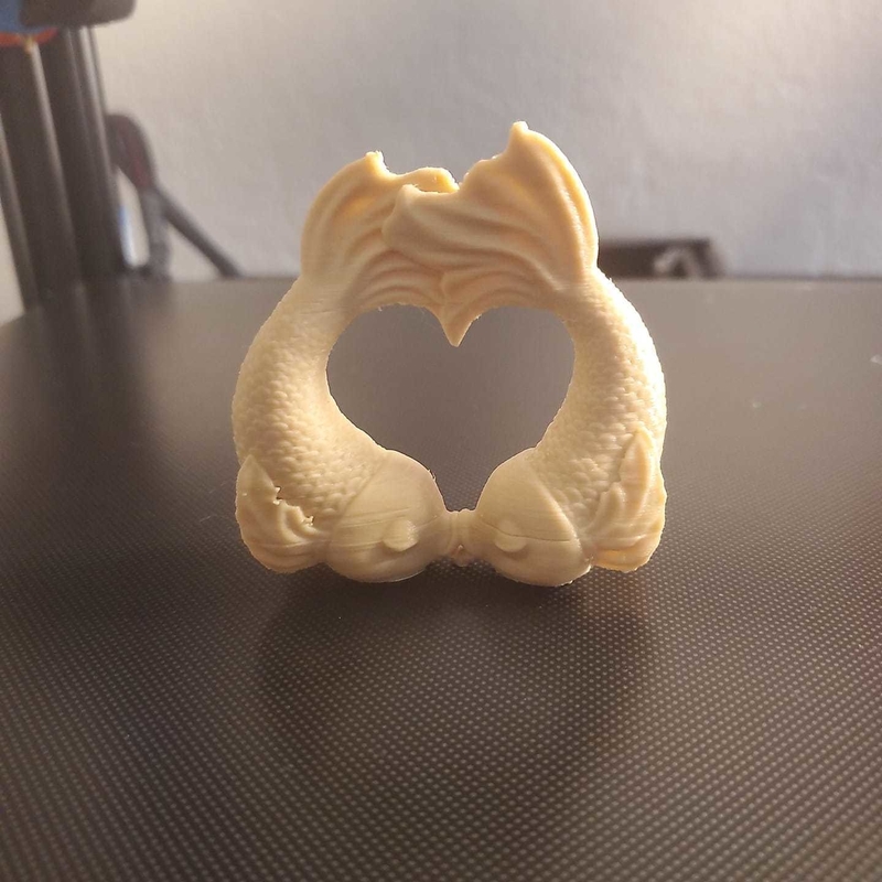 Kissy Fish - Pinshape