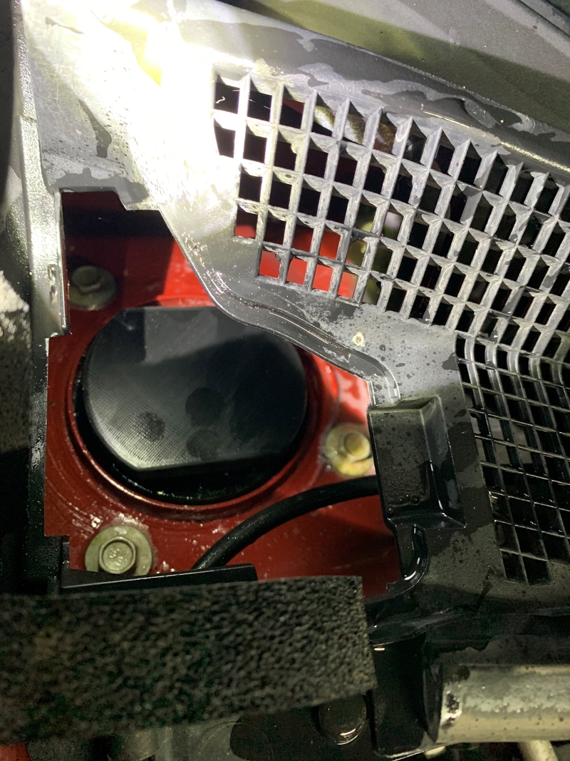 Nissan Leaf strut cover - Pinshape