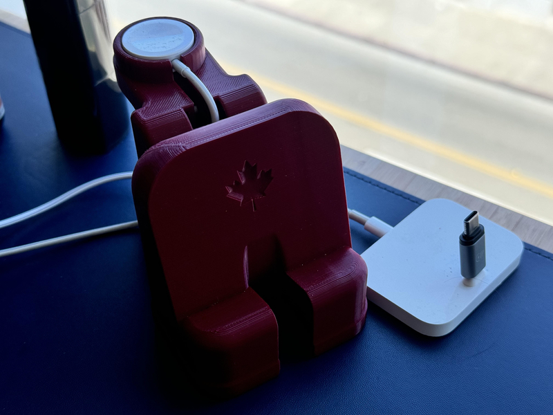 Maple Leaf USB-C iPhone and Apple Watch Charging stand - Pinshape