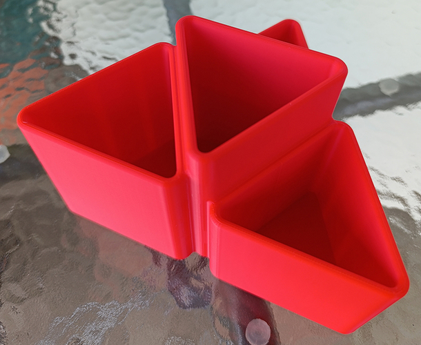 3D Printed Desk organizer made of triangular prisms by dcvetkovic ...