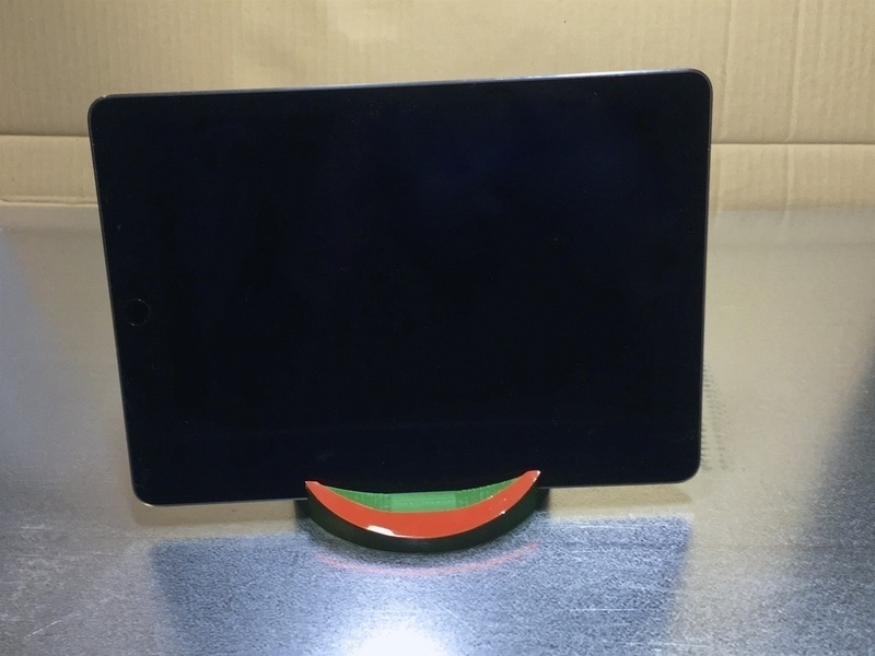 iPad Stand - Pinshape