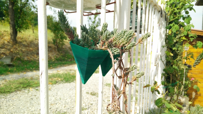 Floating Twin Planter - Pinshape